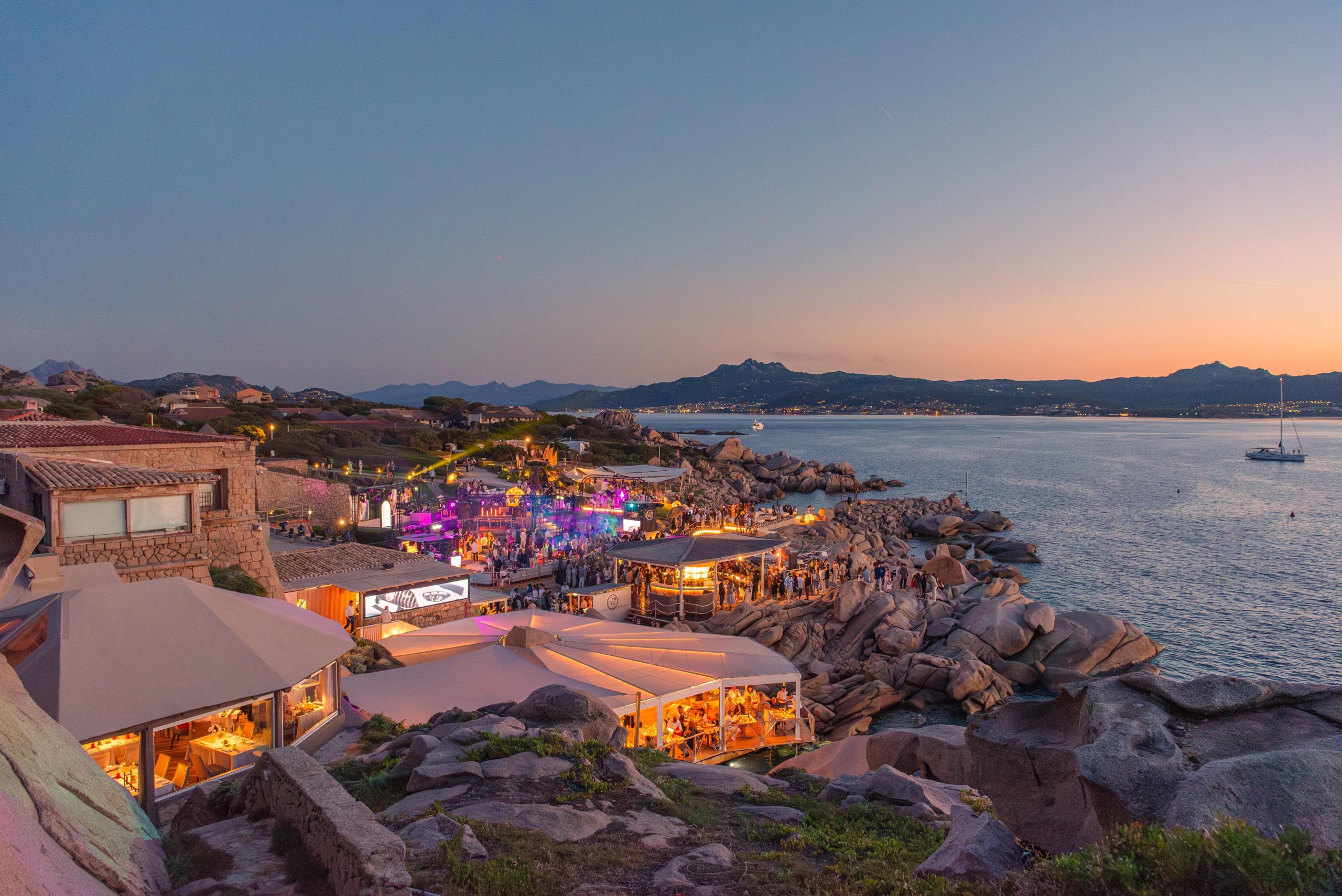 Phi Beach punta a 25 mln € di ricavi. Apre il nuovo ristorante Nammos ...