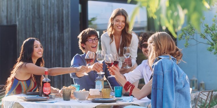 Fresco di Masi: la leggerezza del vino quotidiano, dal calice alla ...